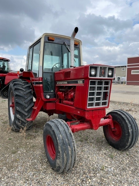 Ih 1086 Tractor