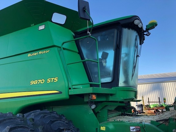 John Deere Combine 9870